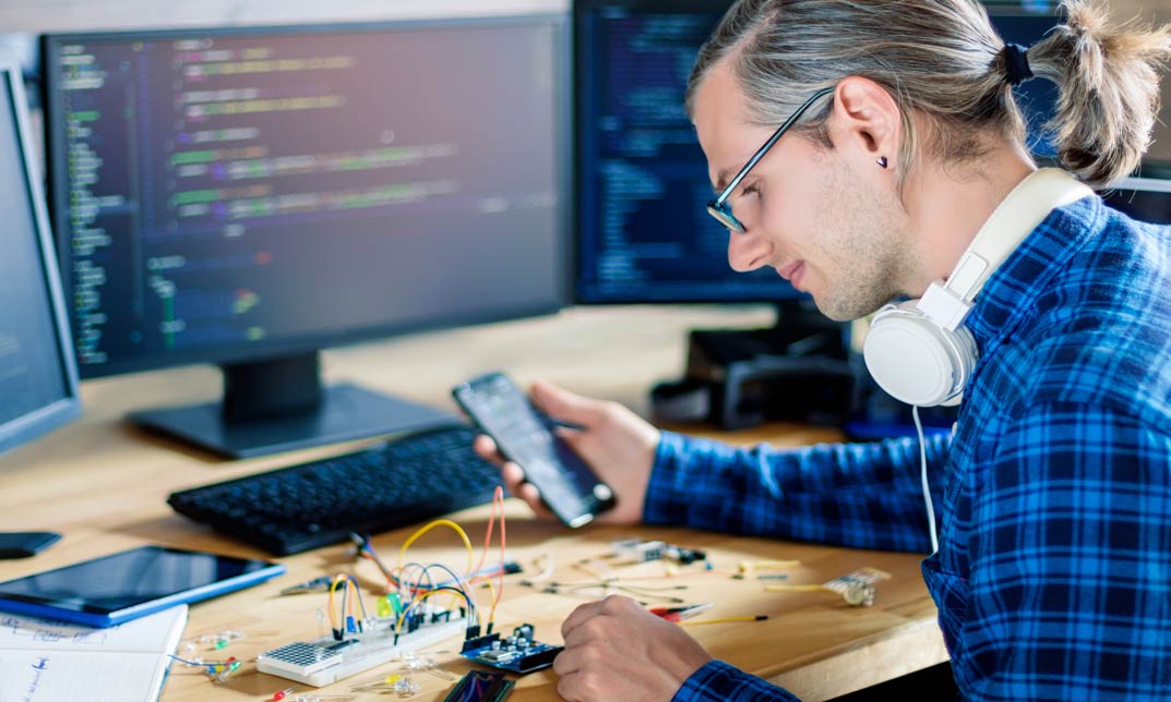 Embedded Systems with 8051 Microcontroller by Janets - Cademy Embedded Systems with 8051 Microcontroller by Janets - Cademy